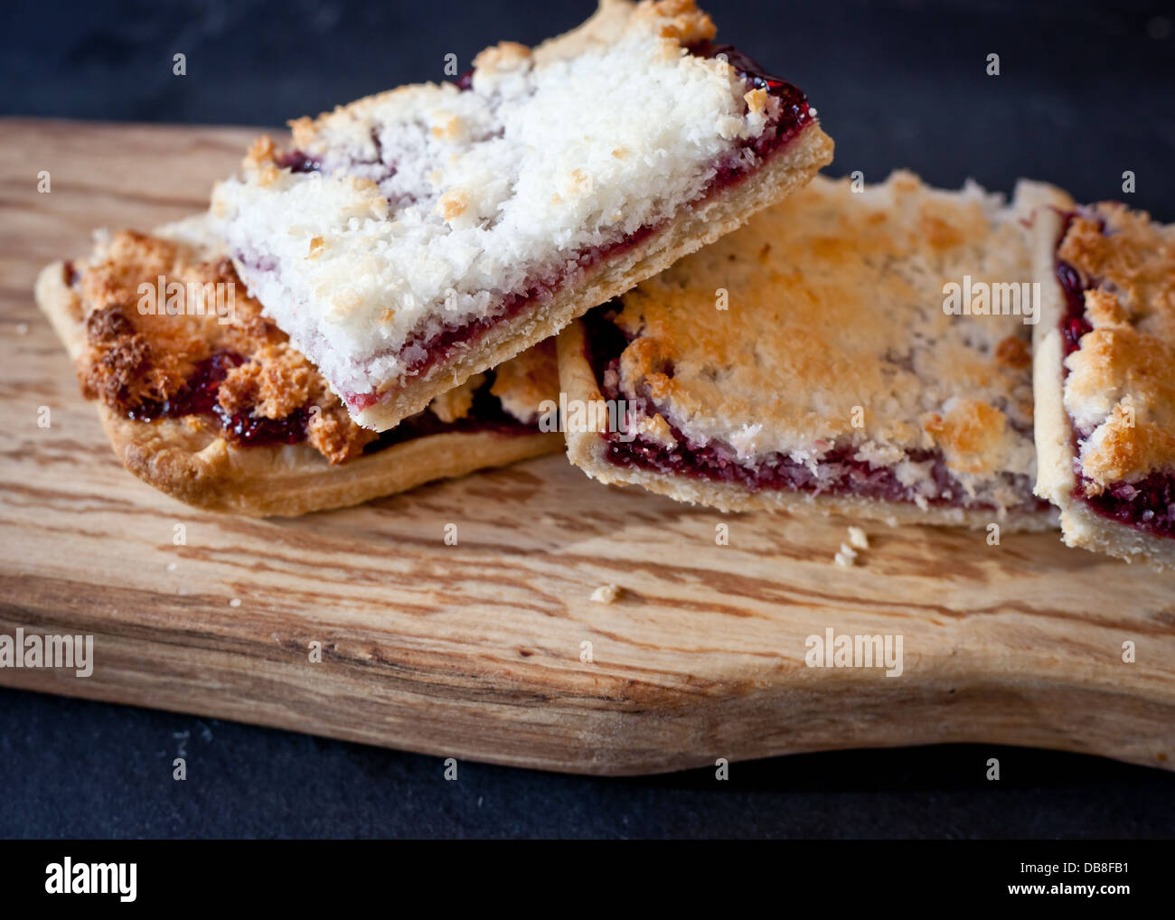Freshly baked cake jam hi-res stock photography and images - Alamy