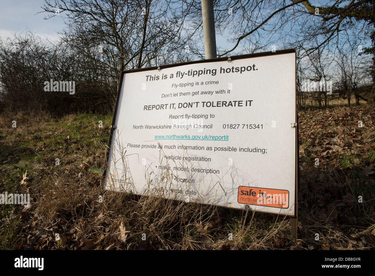 Anti fly-tipping sign in Warwickshire, England Stock Photo - Alamy