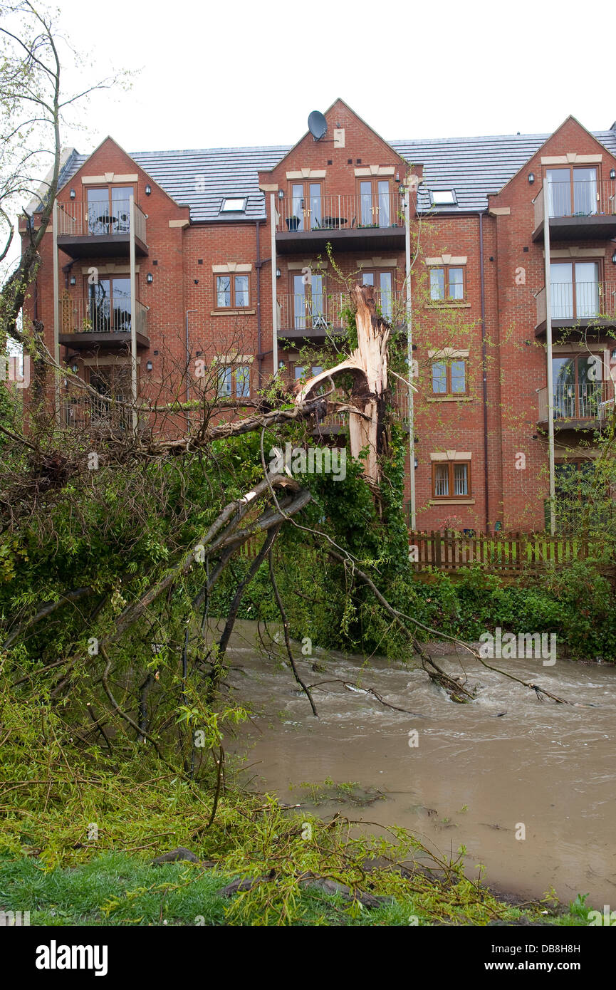 Storms uk weather bad weather rain floods uk britain hi-res stock ...