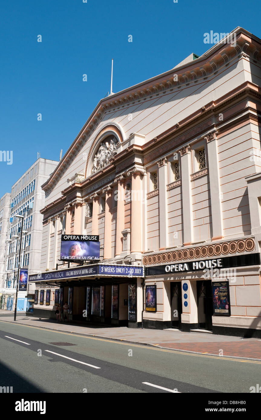 Opera house manchester england uk hi-res stock photography and images ...