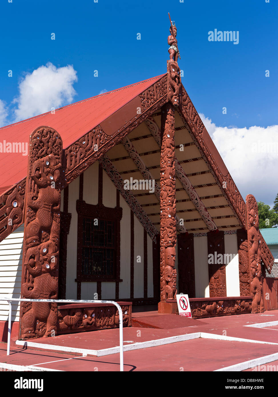 dh Ohinemutu ROTORUA NEW ZEALAND Maori Te Papaiouru Marae meeting place ...