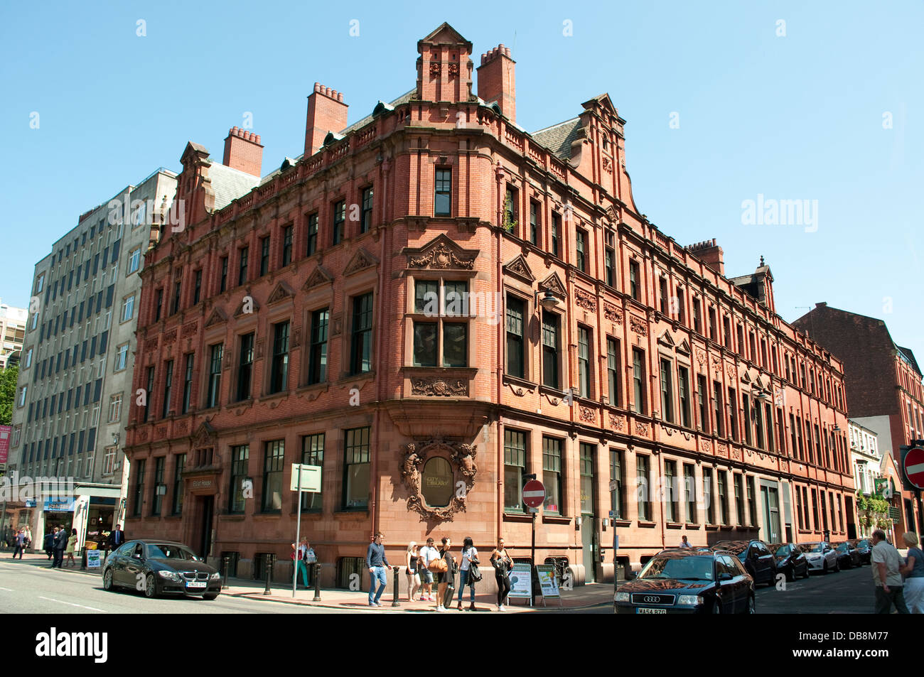 Manchester city centre library building hi-res stock photography and ...