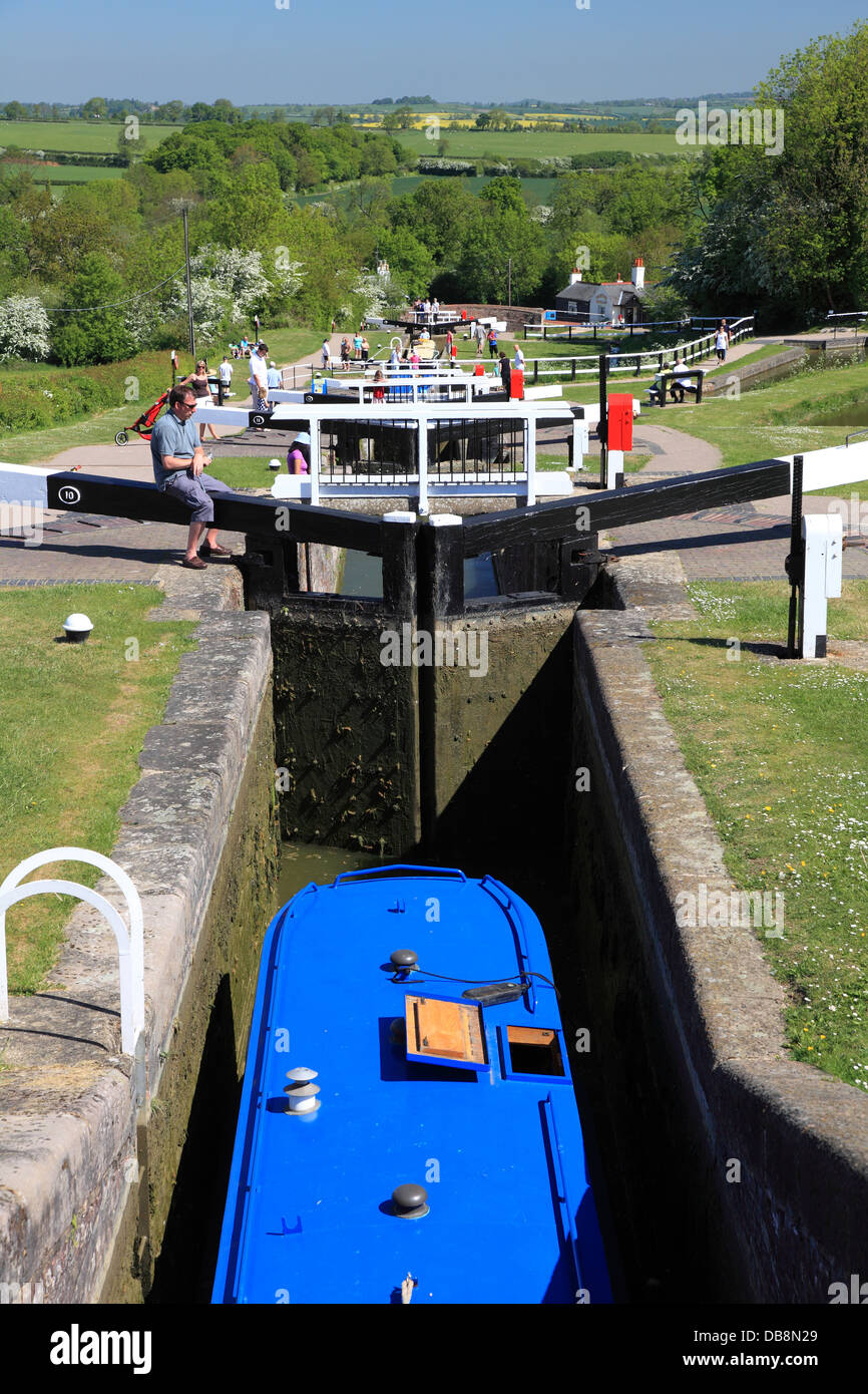A narrowboat descending Foxton Locks Stock Photo - Alamy