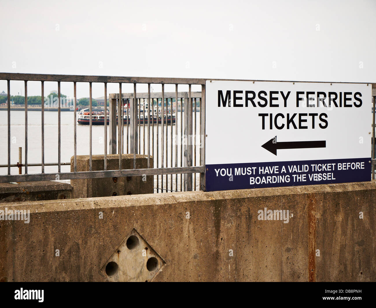 Mersey ferries hi-res stock photography and images - Alamy