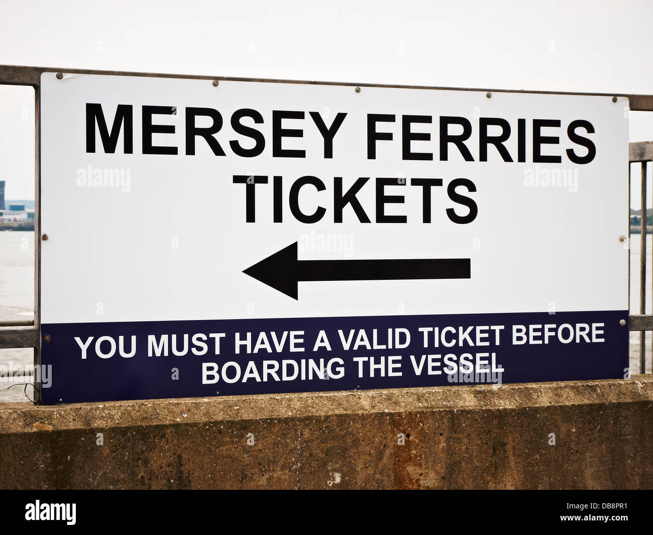 Mersey ferries hi-res stock photography and images - Alamy