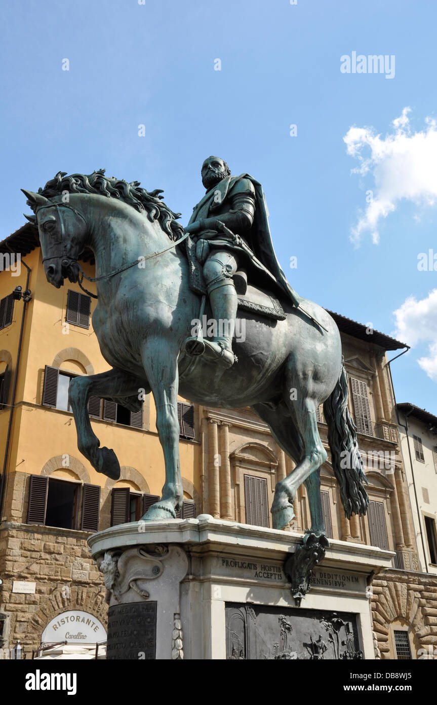 Equestrian statue of Cosimo by Giambologna in the Piazza della Signoria ...