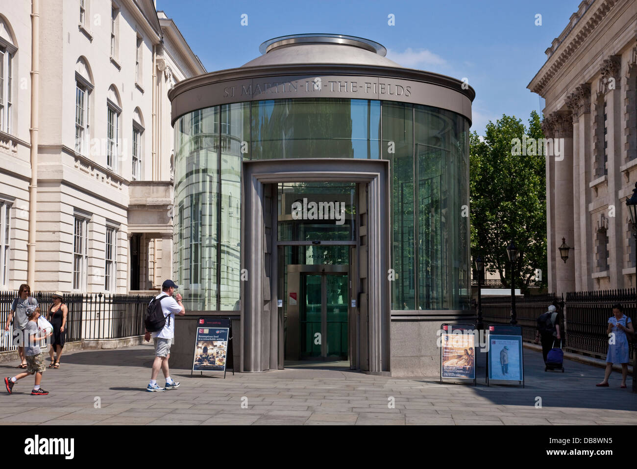 Crypt england uk hi-res stock photography and images - Alamy