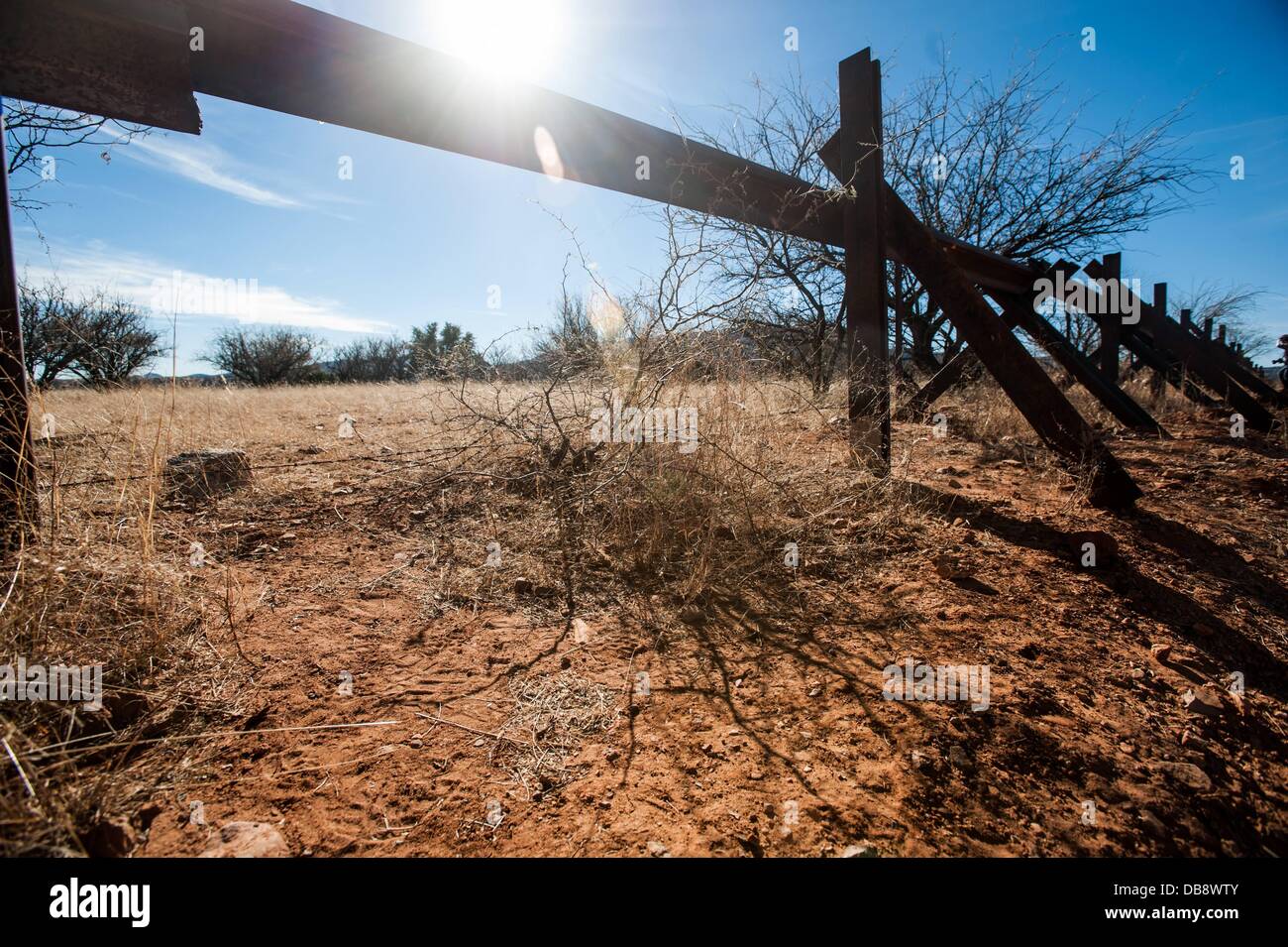 Lochiel, Arizona, USA. 10th Dec, 2010. The border fence near Lochiel ...