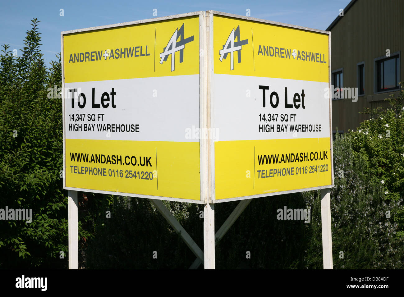 warehouse to let sign Stock Photo - Alamy