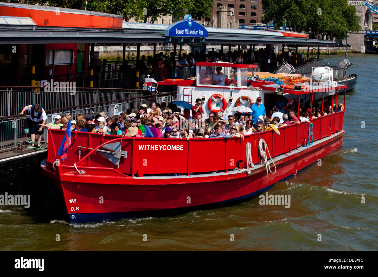Thames River Cruiser, London, England Stock Photo - Alamy