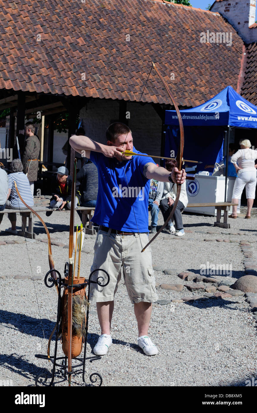 Medieval tournament hi-res stock photography and images - Alamy