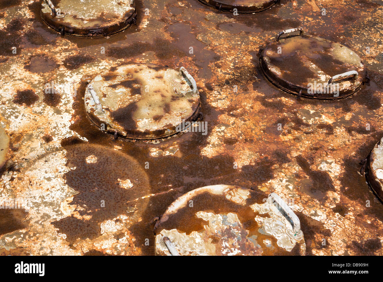 Cargo hatch covers hi-res stock photography and images - Alamy
