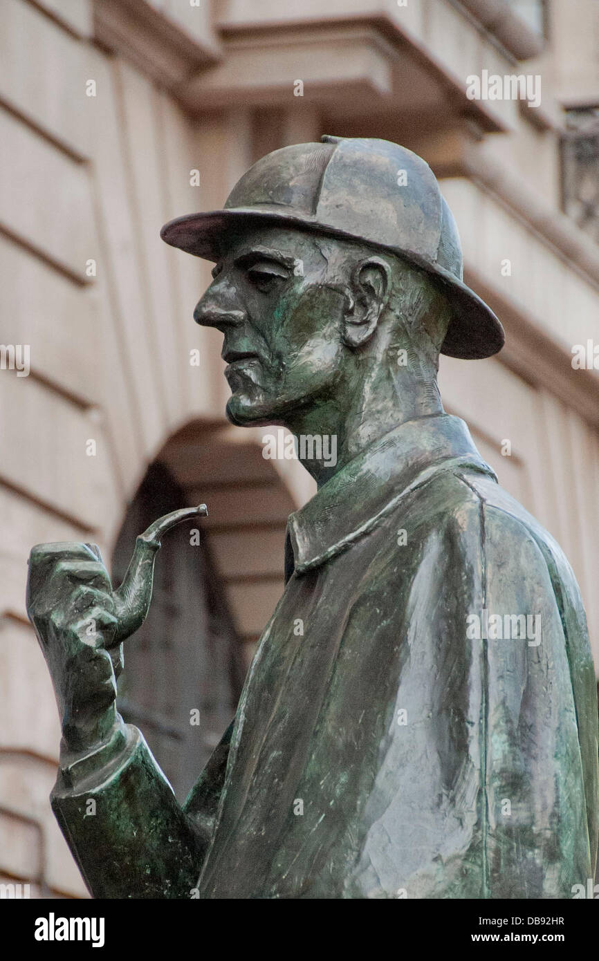 London, UK. 25/07/13. Sculptor, John DoubledayÕs statue of Sherlock ...