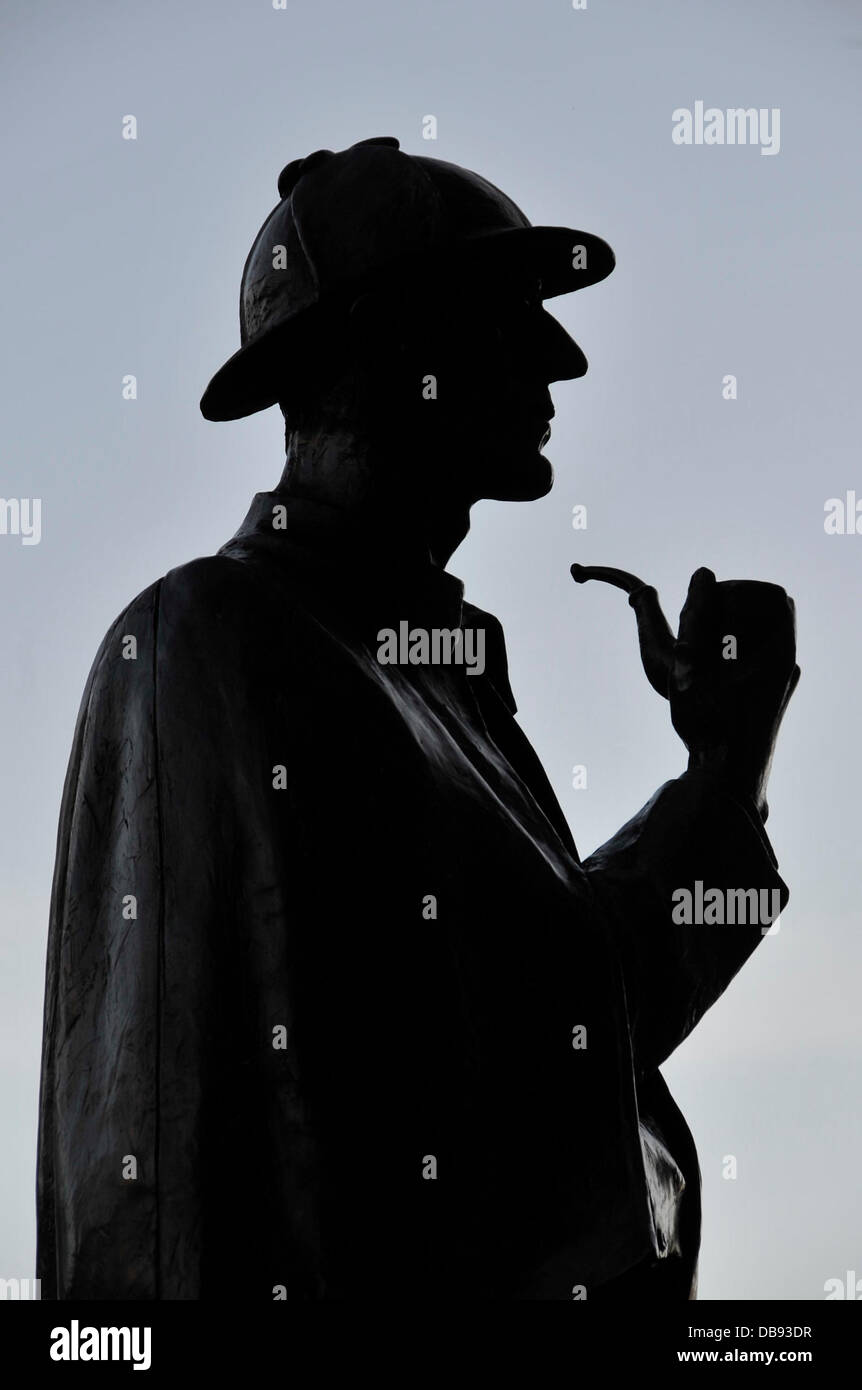 London, UK. 25/07/13. Sculptor, John DoubledayÕs statue of Sherlock ...