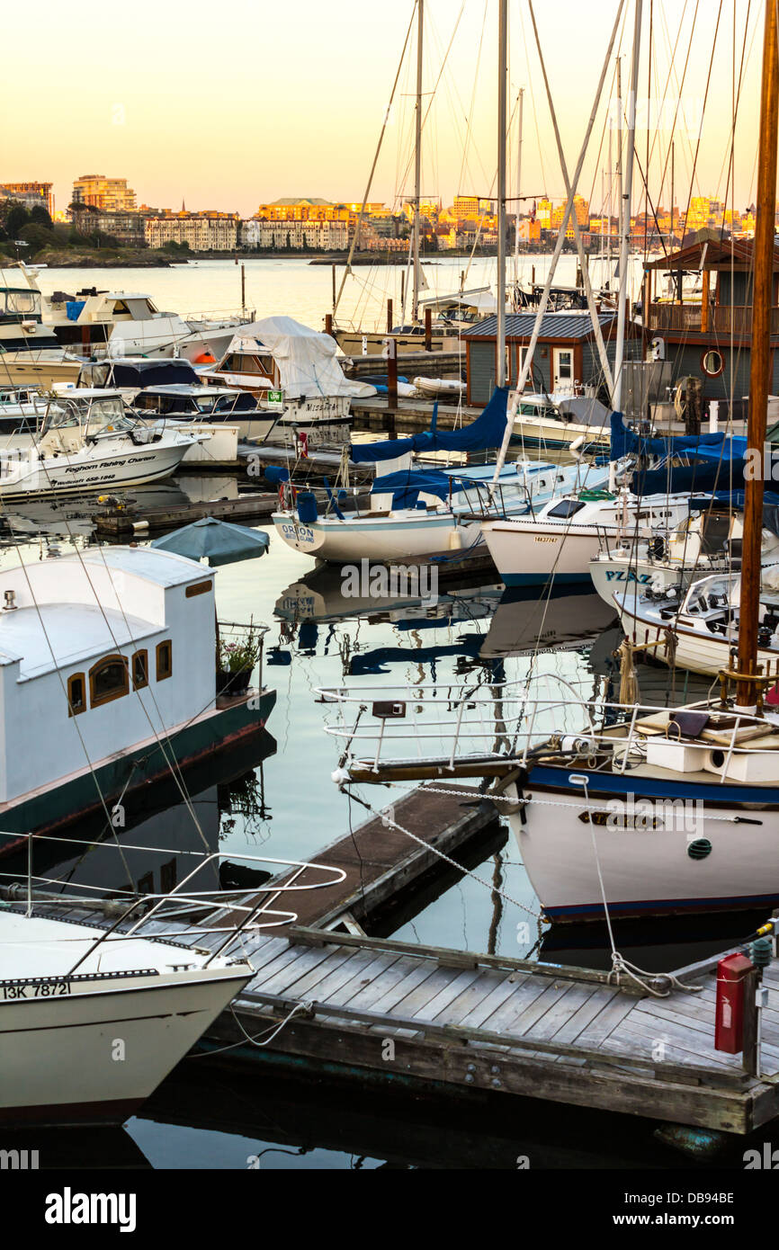 Victoria dock marina hi-res stock photography and images - Alamy