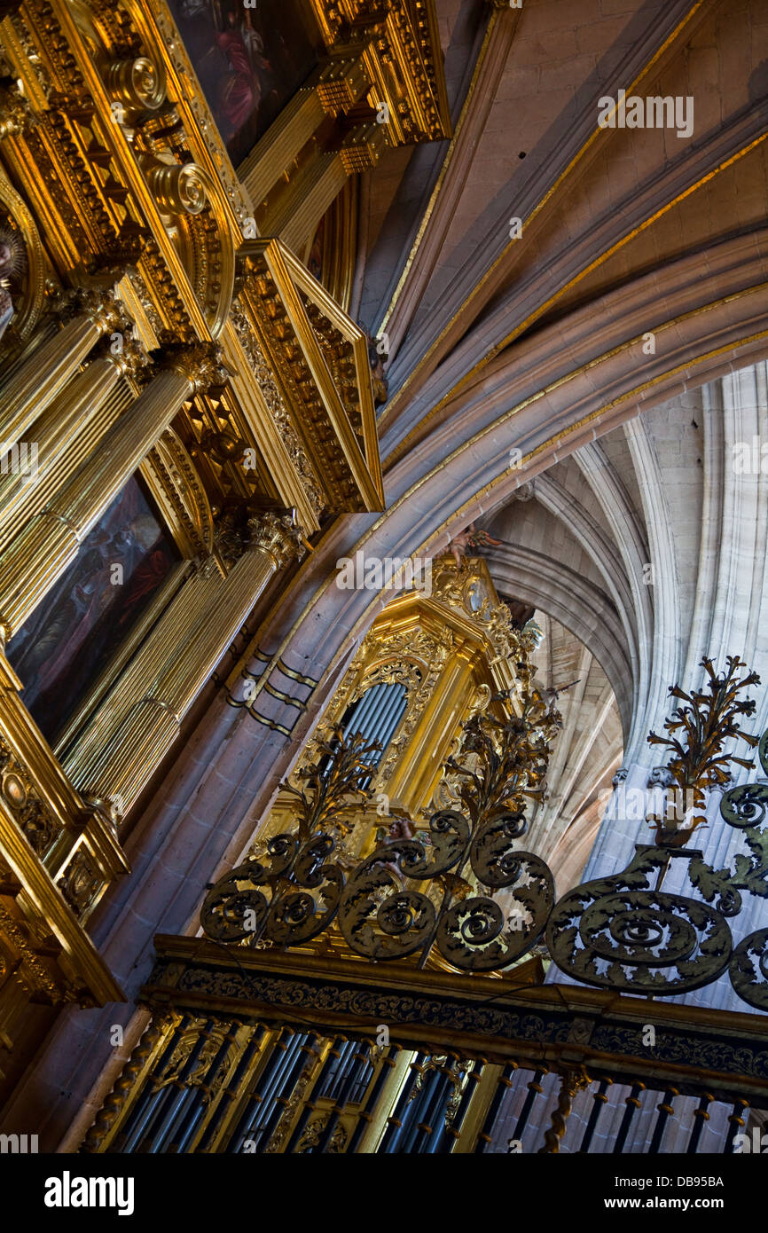 Abstract of arches within the Cathedral of Segovia Stock Photo - Alamy