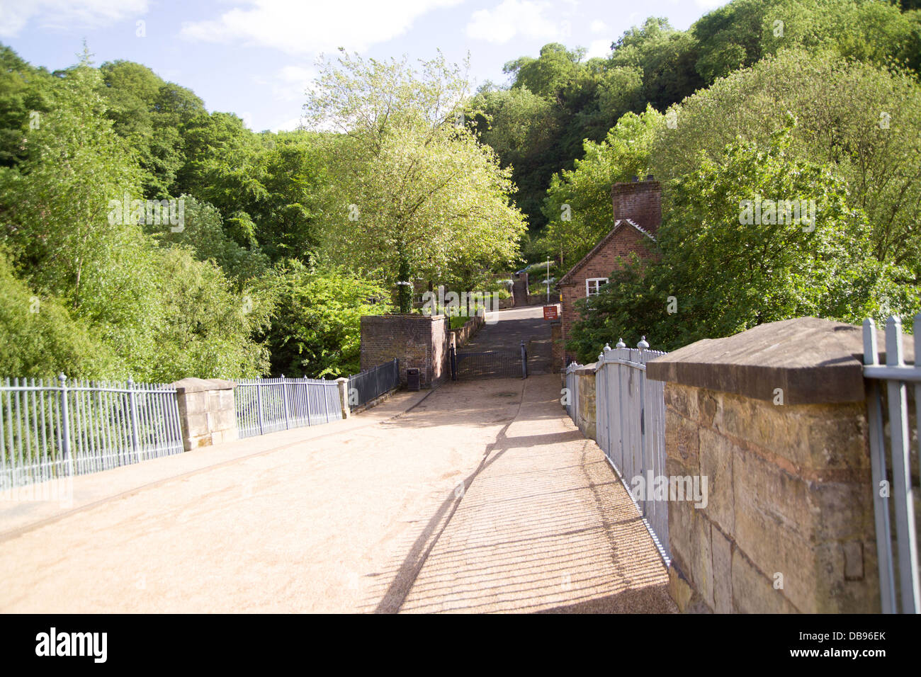 The Iron Bridge that crosses the Severn Gorge River Coalbrooke Midlands ...
