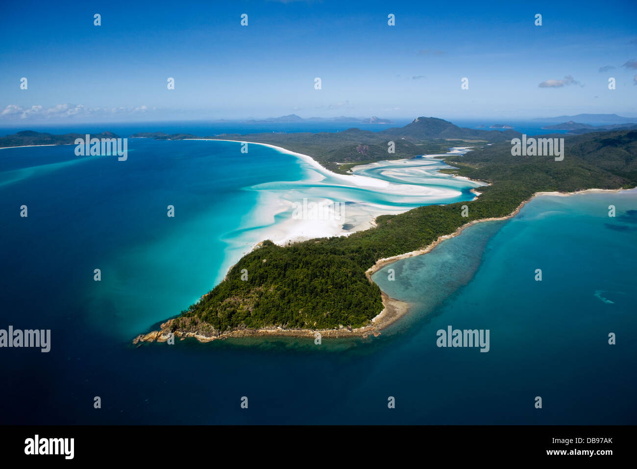 Aerial view of Tongue Point, Hill Inlet and Whitehaven Beach ...