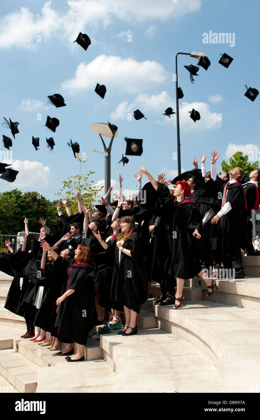 Graduation photos uk hi-res stock photography and images - Alamy