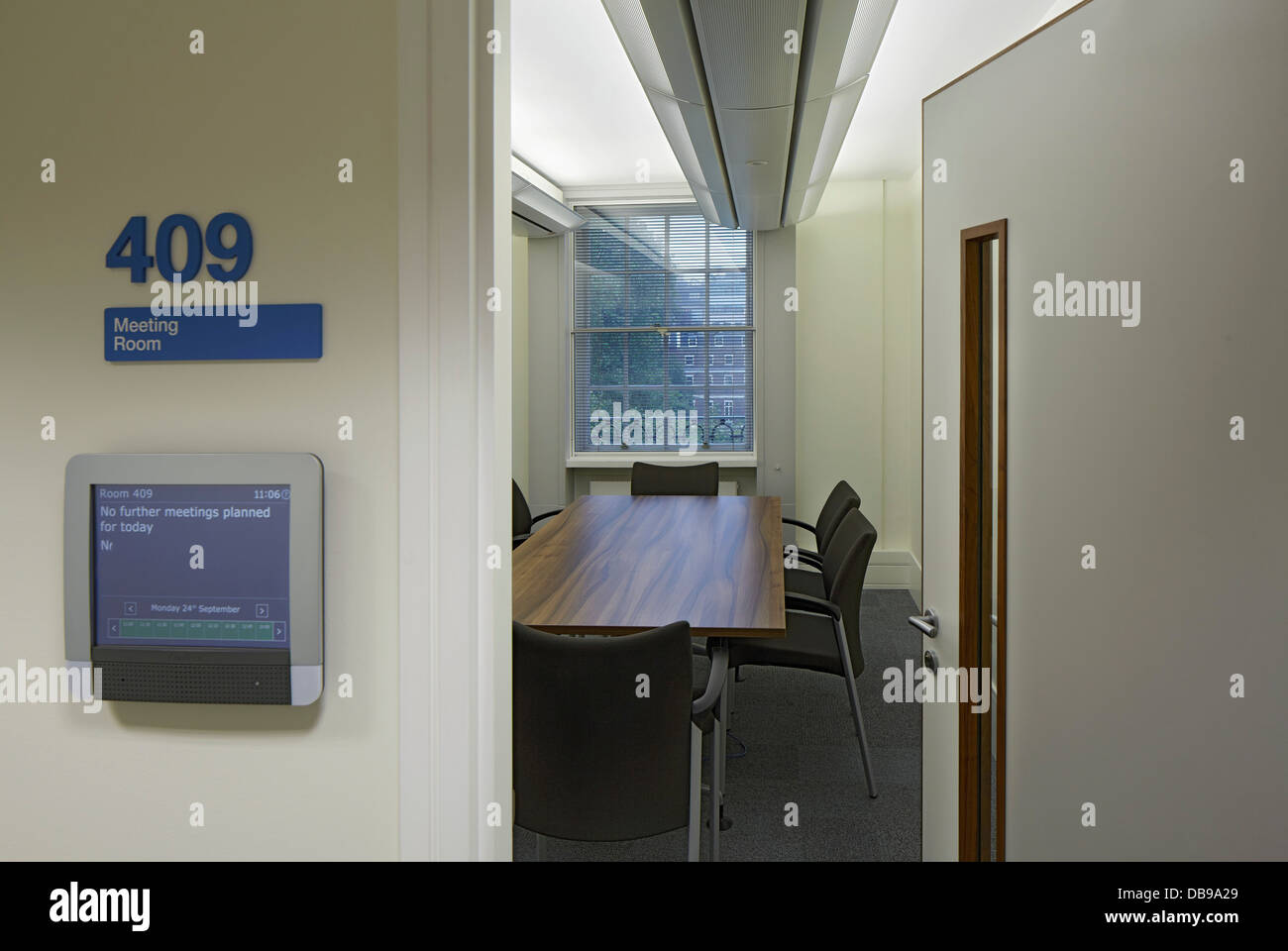 Royal College of Nursing, London, United Kingdom. Architect: Bisset ...