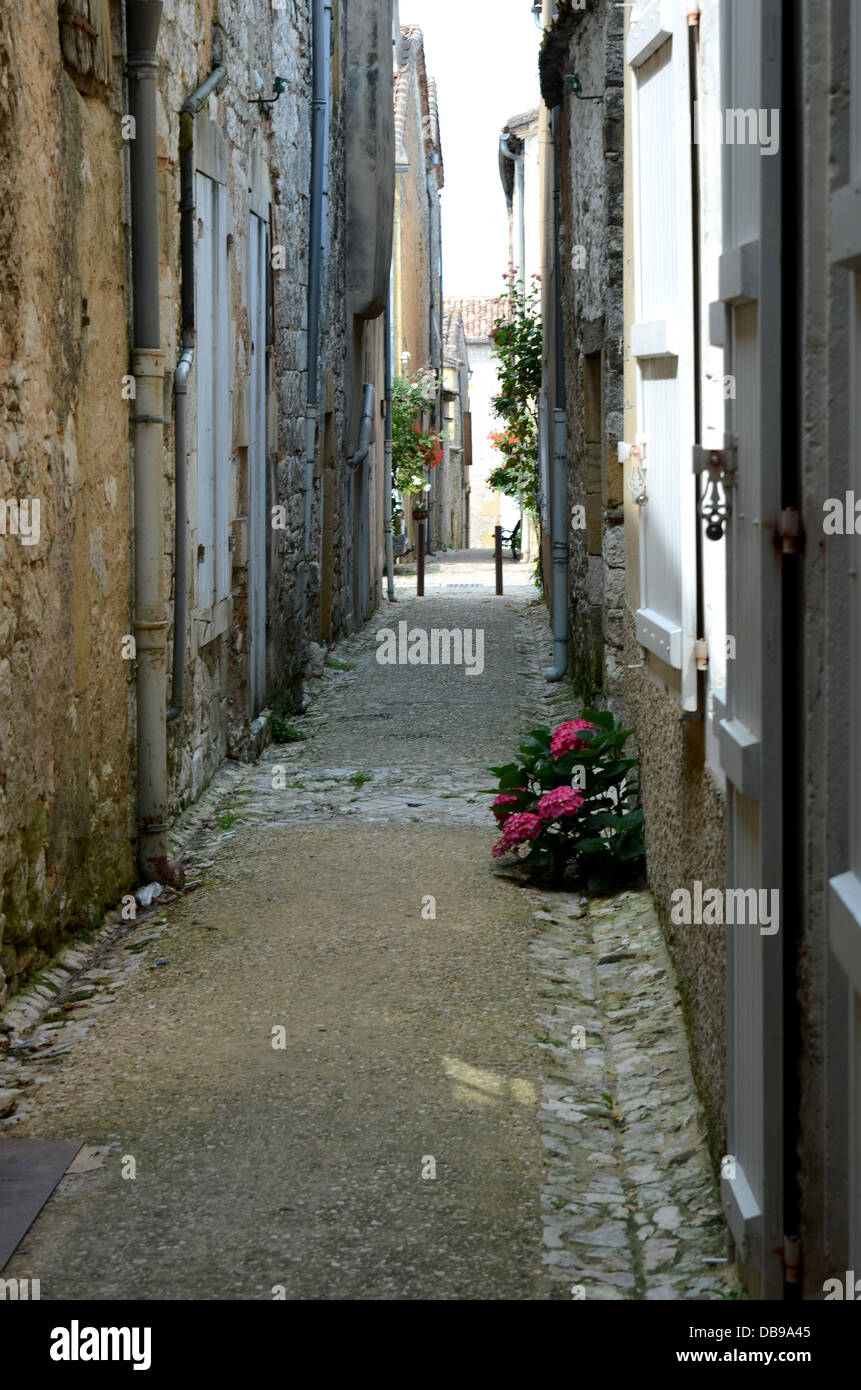 French alleyway hi-res stock photography and images - Alamy