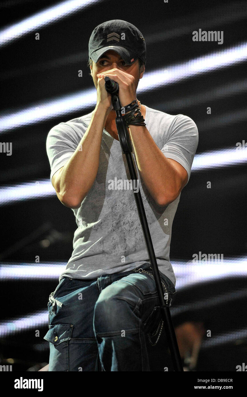 Enrique Iglesias Primavera Pop 2011 at Palacio Vistalegre Madrid, Spain ...