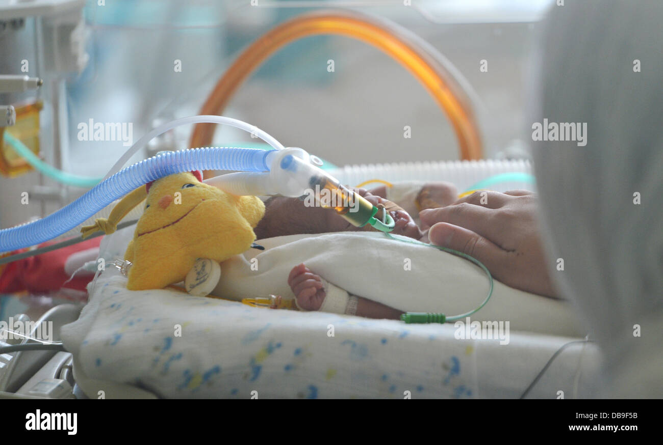 Malformation hi-res stock photography and images - Alamy