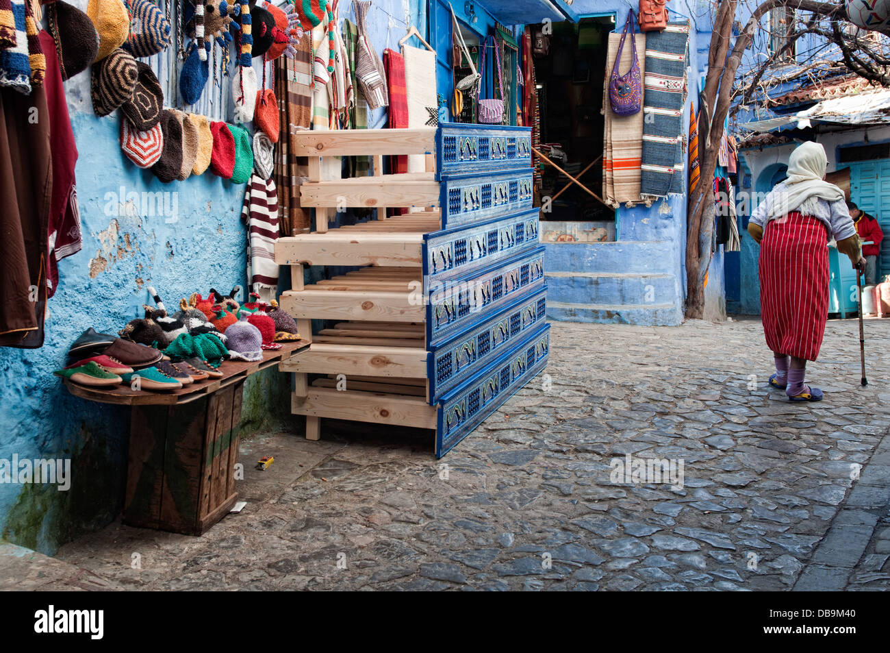Woman in traditional clothing chefchaouen hi-res stock photography and ...