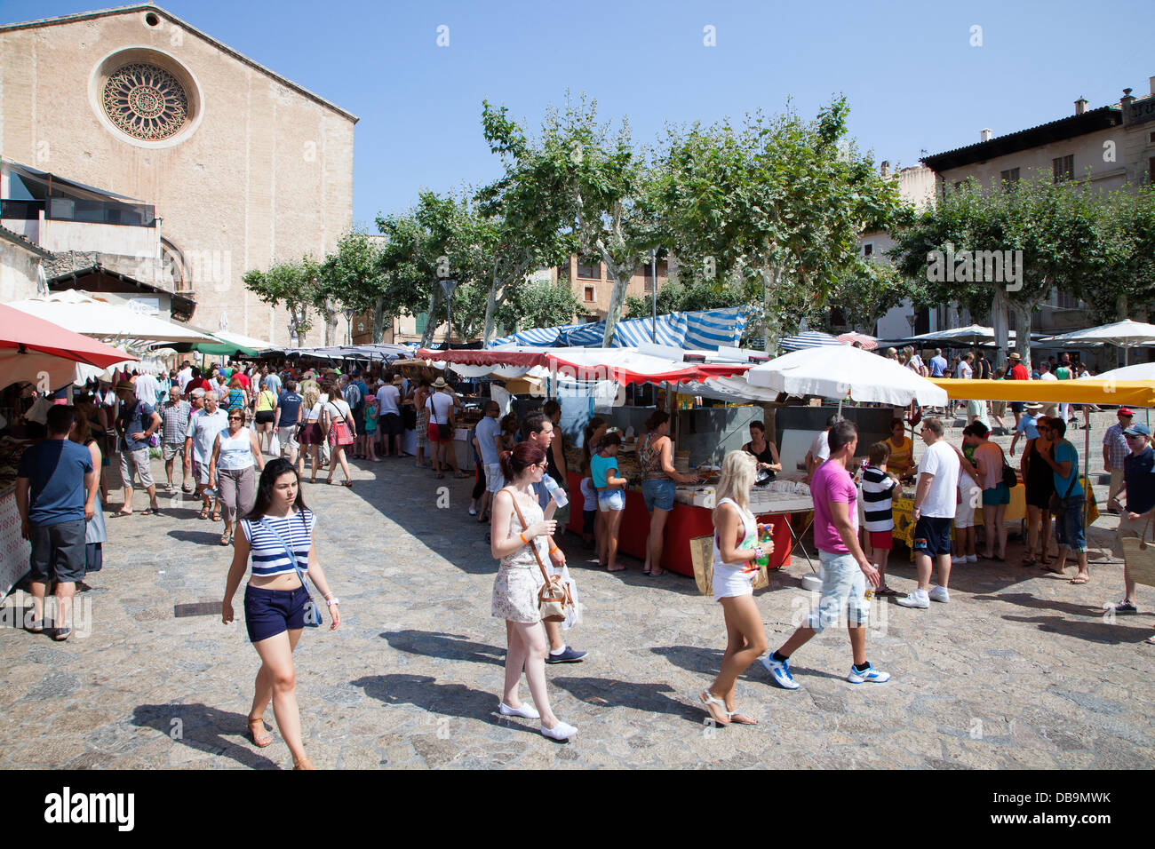 Pollensa old town sunday market hi-res stock photography and images - Alamy