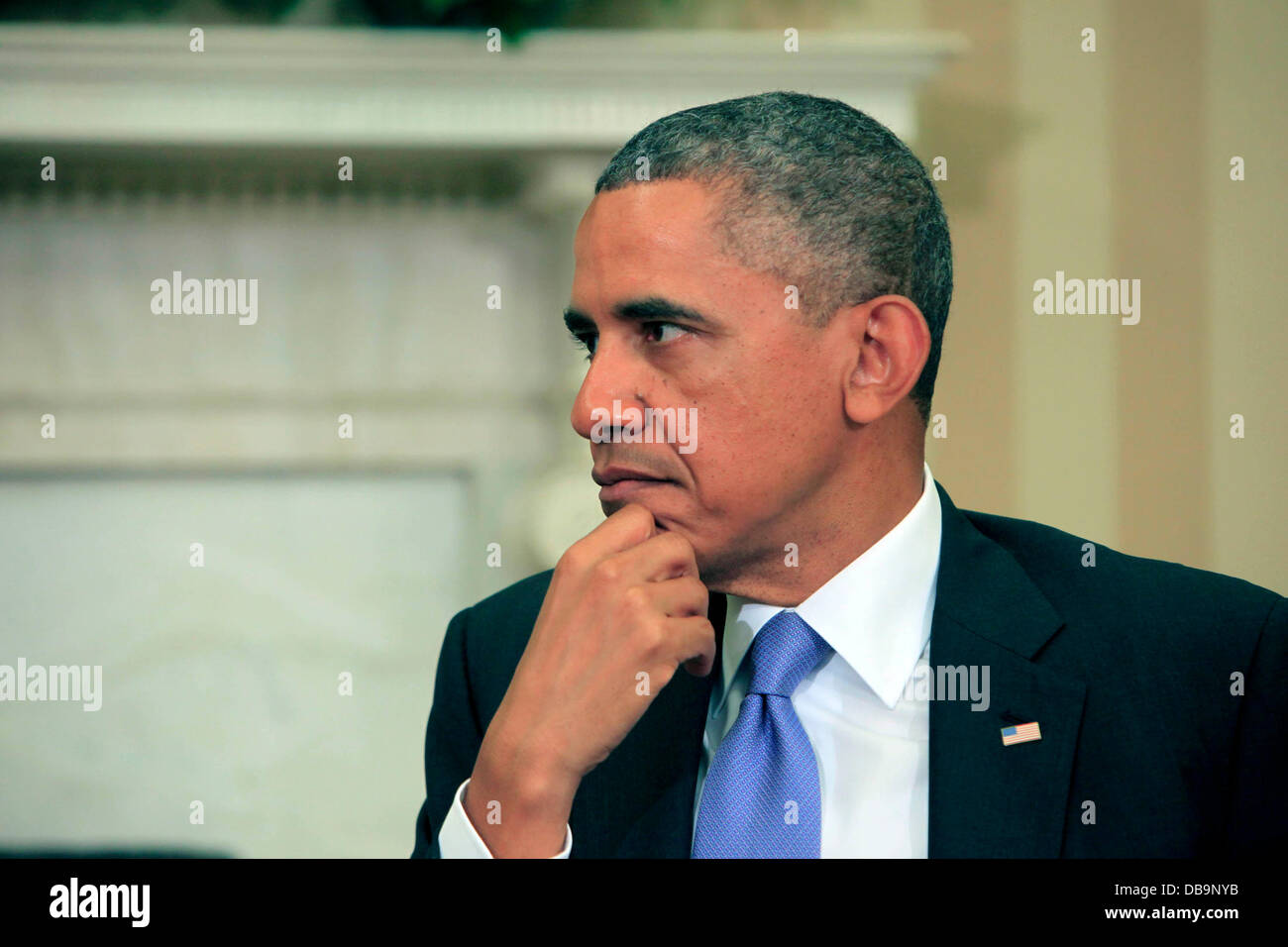 United States President Barack Obama meets with President Truong Tan ...