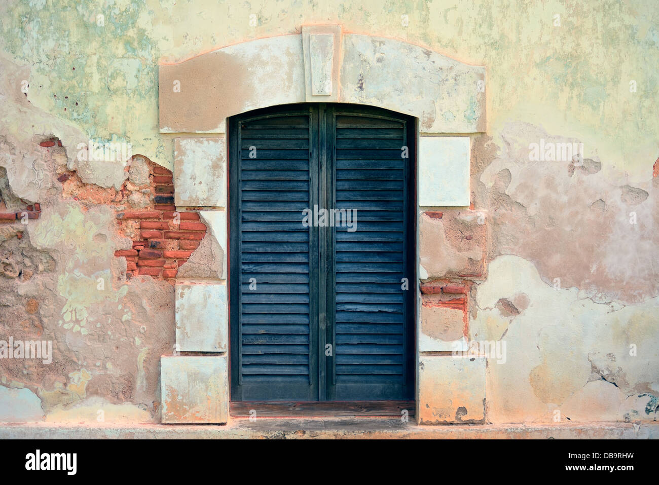 Old window in El Morro castle San Juan, Puerto Rico Stock Photo - Alamy