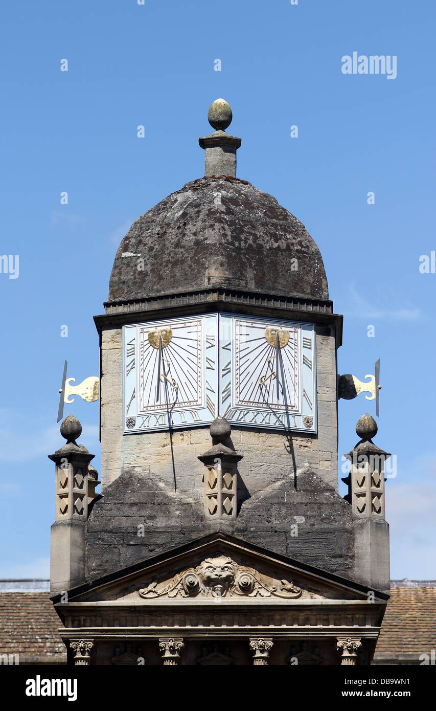 Sundial building hi-res stock photography and images - Alamy