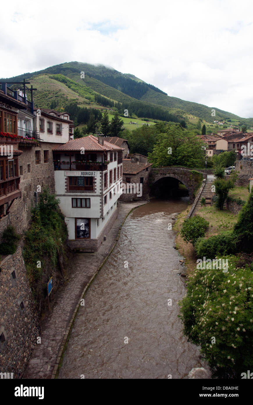 SPAIN; CANTABRIA; RIVER DEVA AND BRIDGE AT POTES Stock Photo - Alamy