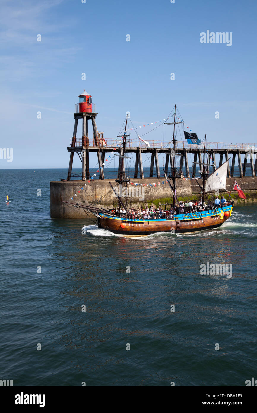 Whitby pirate ship hi-res stock photography and images - Alamy