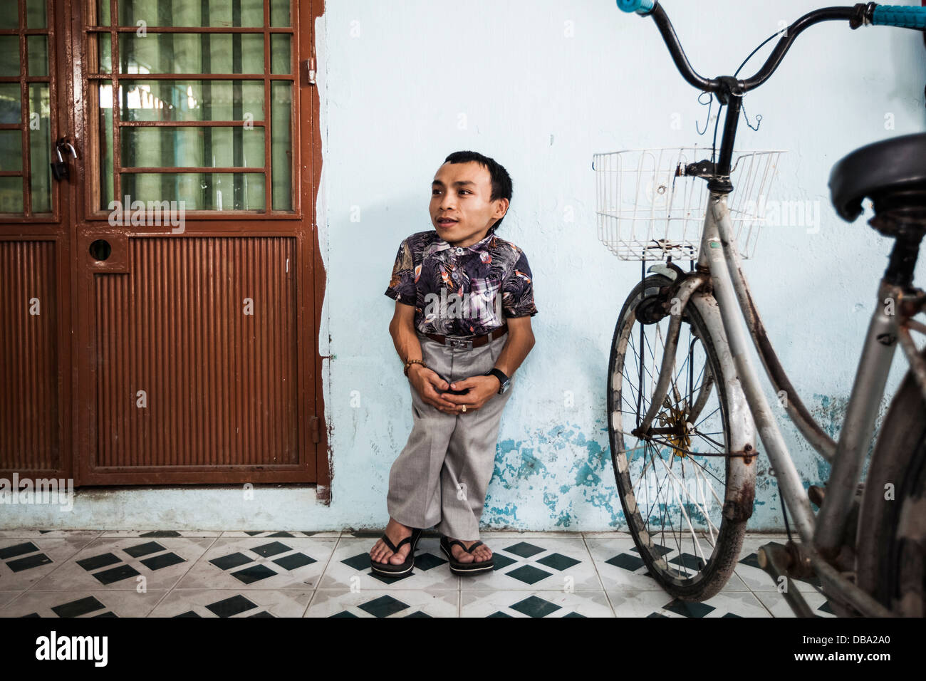 A portrait of a stunted Vietnamese man in Danang, Vietnam Stock Photo ...