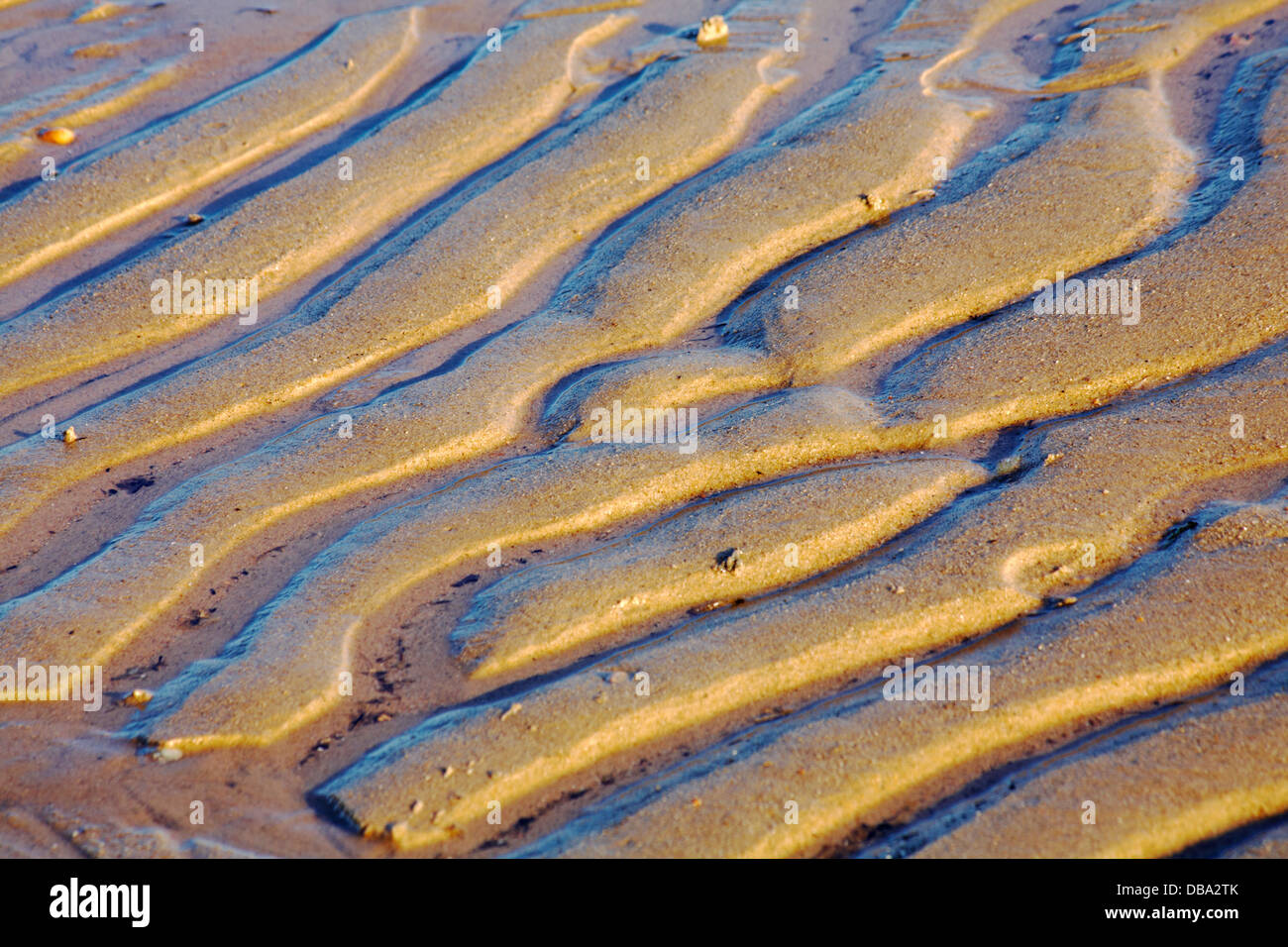 Wavy sand patterns hi-res stock photography and images - Alamy