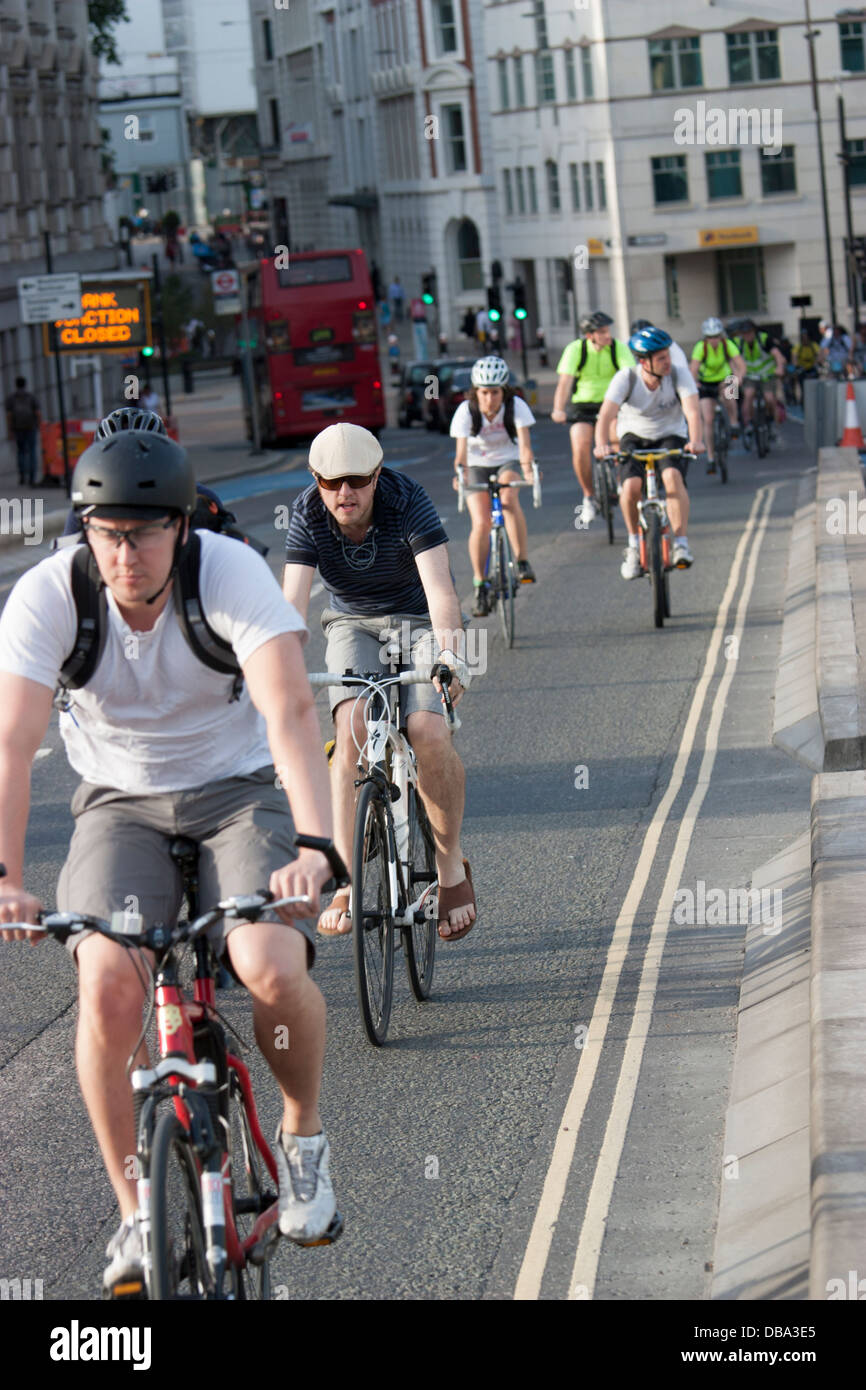 cycle rush hour southwark bridge london Stock Photo - Alamy