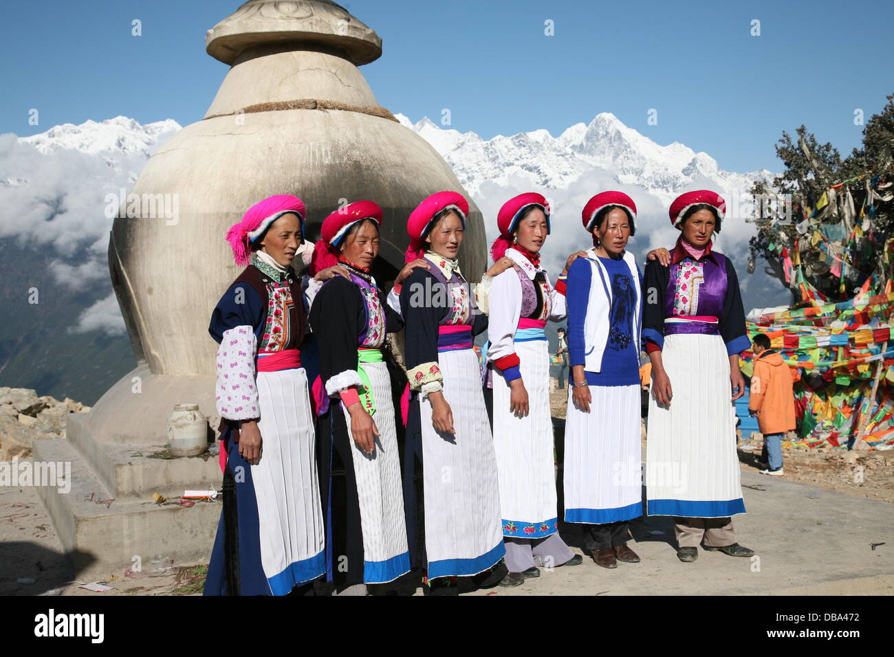 Chinesische pose hi-res stock photography and images - Alamy