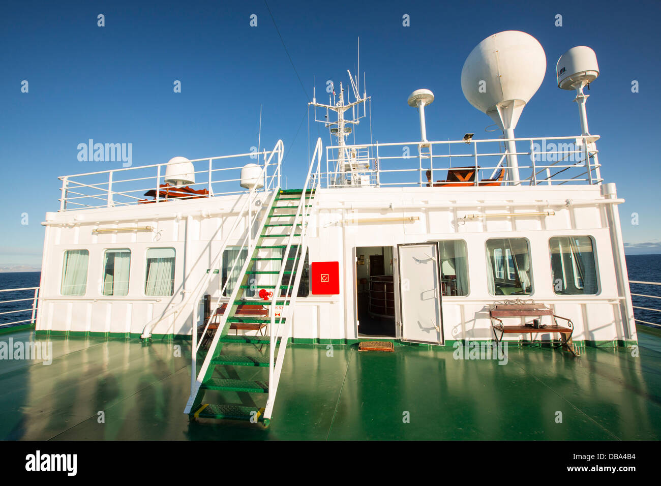 Russian research at the arctic circle hi-res stock photography and ...