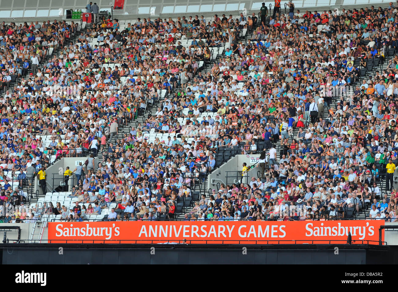 Queen elizabeth stadium hi-res stock photography and images - Alamy