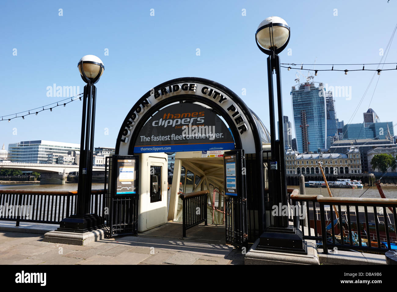 Thames clipper water bus hi-res stock photography and images - Alamy