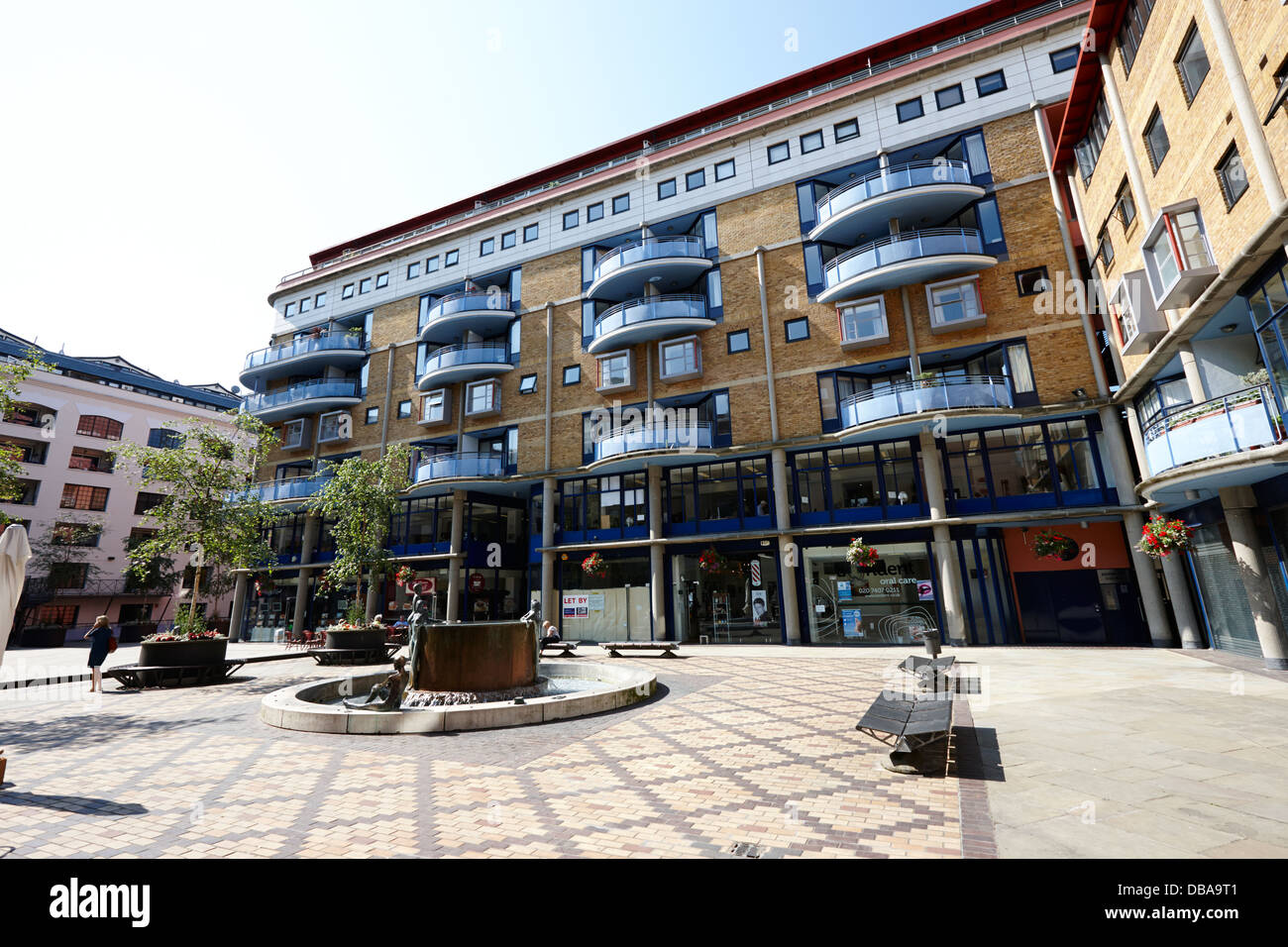 Horselydown square hi-res stock photography and images - Alamy