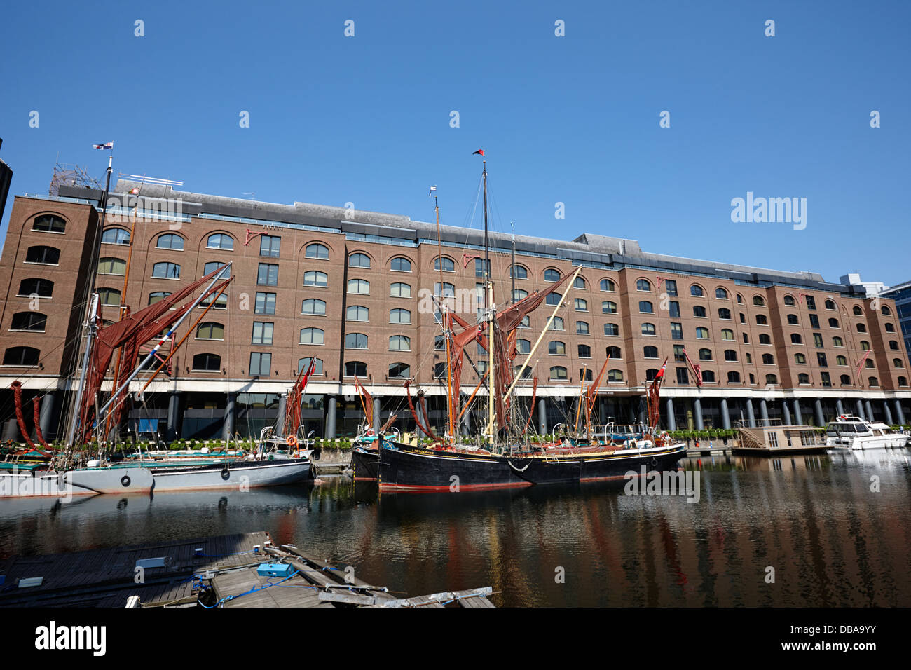 Urban regeneration london docks hi-res stock photography and images - Alamy