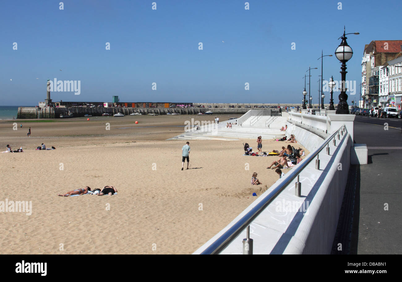 Beach and the Harbour Arm at Margate Kent Stock Photo - Alamy