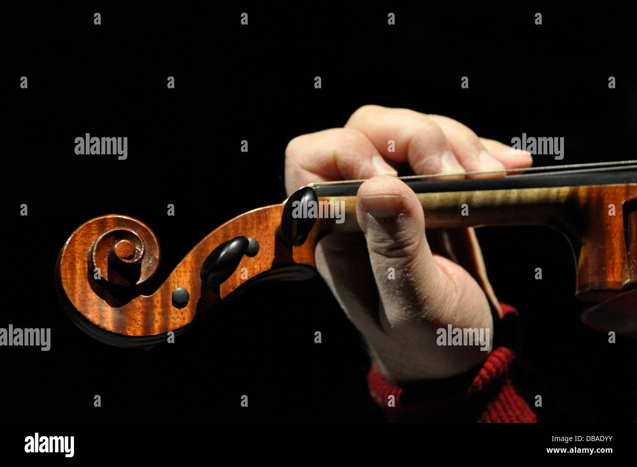 Violin partita hi-res stock photography and images - Alamy