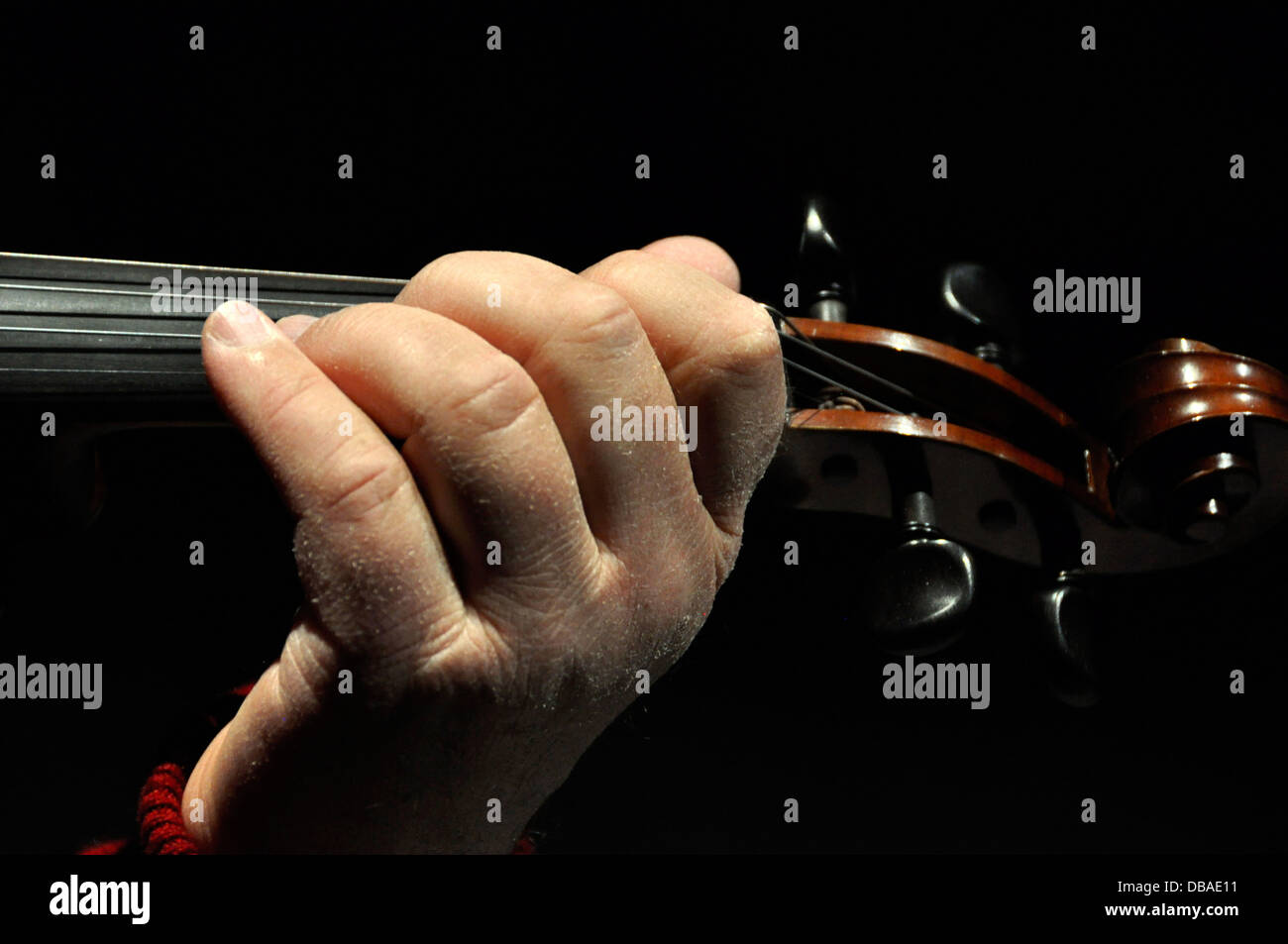 Playing a violin Stock Photo - Alamy