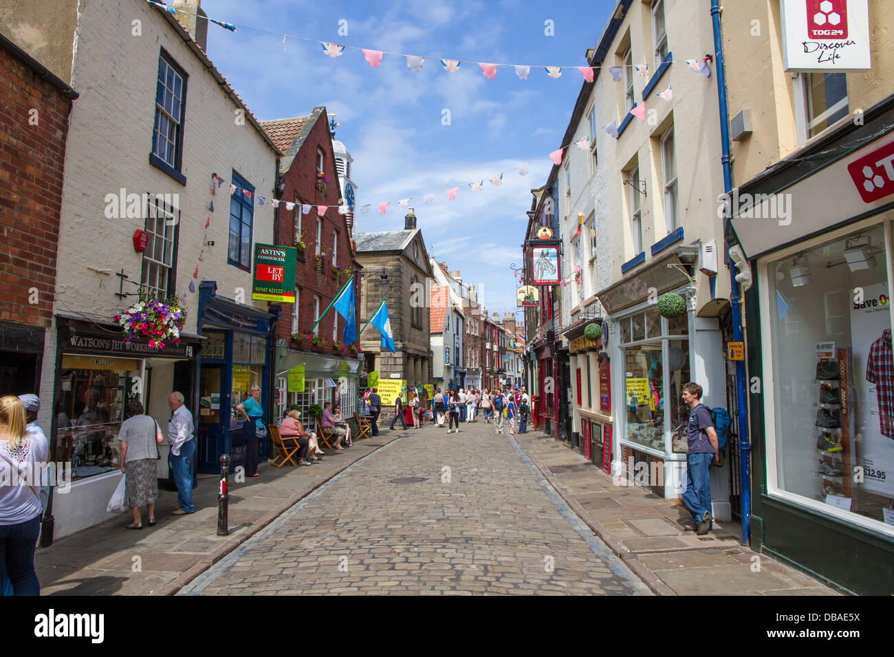 Church street in whitby hi-res stock photography and images - Alamy