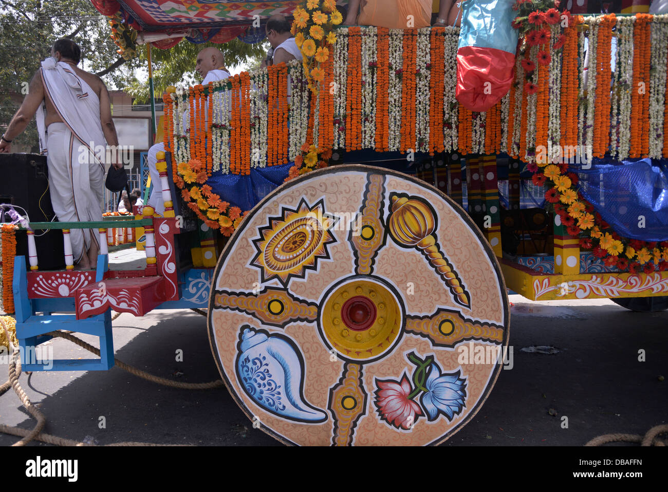 Chakra wheel hi-res stock photography and images - Alamy