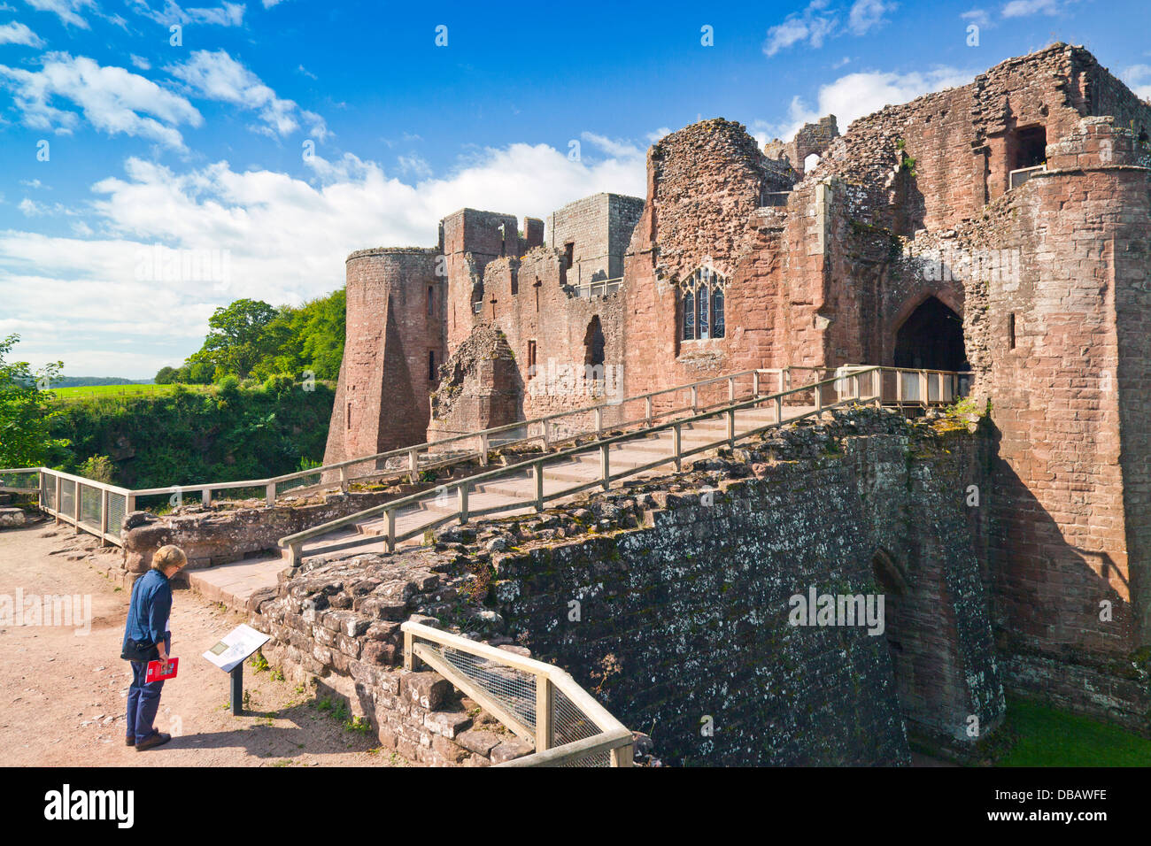 Goodrich castle gatehouse hi-res stock photography and images - Alamy