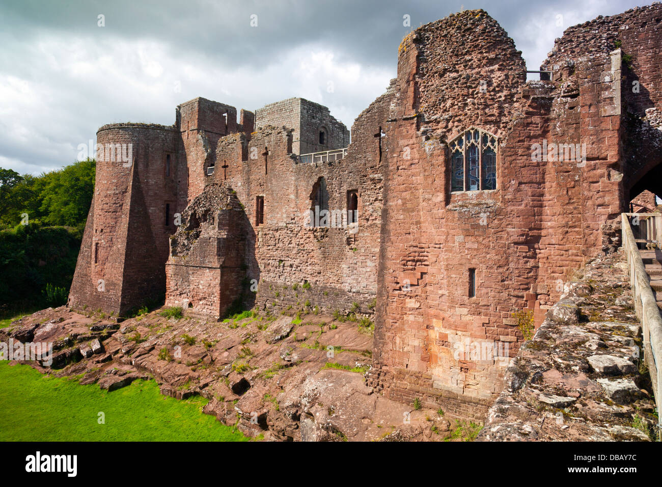 Dry moat hi-res stock photography and images - Alamy